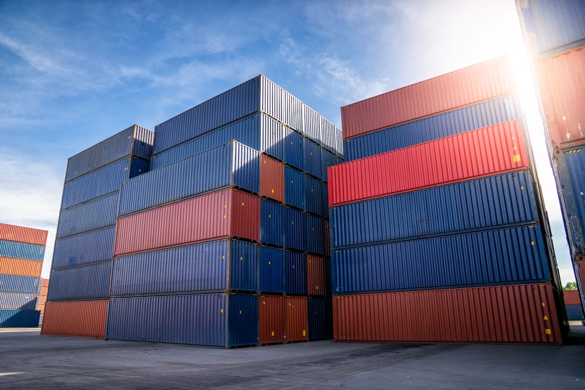 Mengenal Container 20 Feet: Pengertian, Dimensi, dan Fungsi
